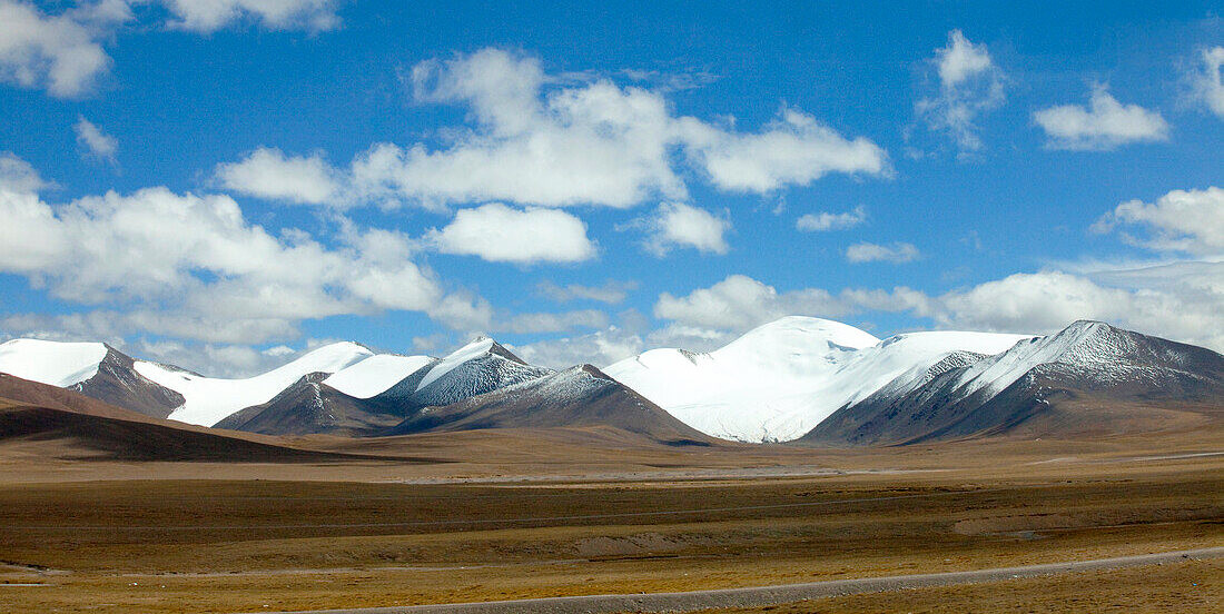 Explore Tibet: Top 10 Reasons to Visit the Roof of the World