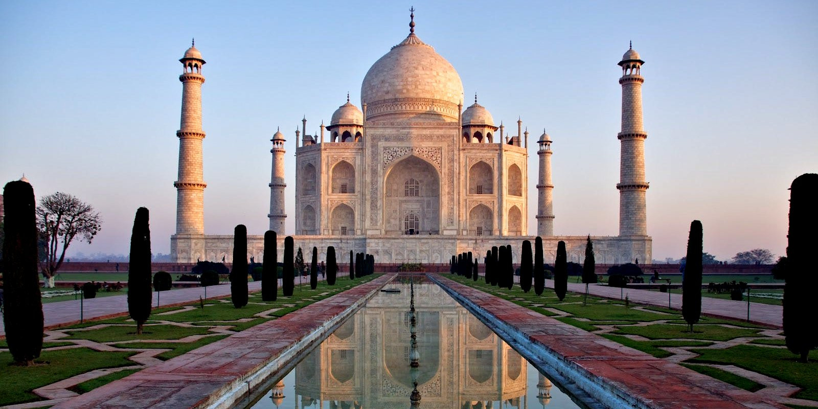 Explore the Top 10 Historical Landmarks in India | Relax Getaways